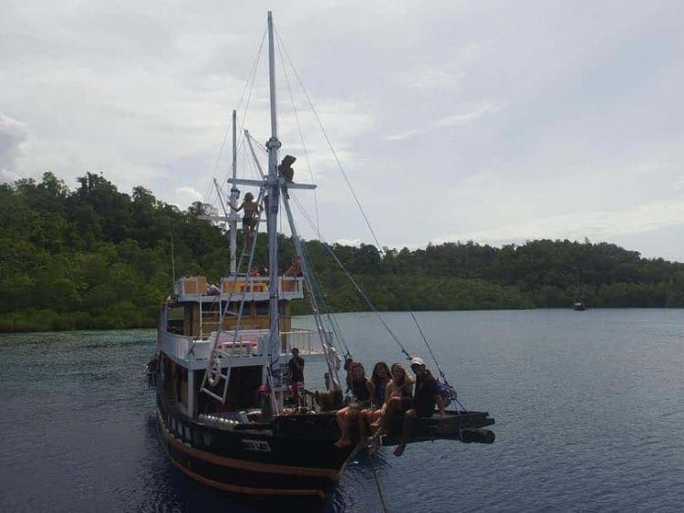 Ratu Laut Liveaboard Gallery - Raja Ampat - Indonesia - Ayo Raja Ampat ...