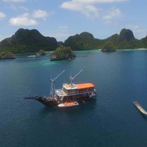 Ratu Laut Liveaboard Gallery - Raja Ampat - Indonesia - Ayo Raja Ampat ...